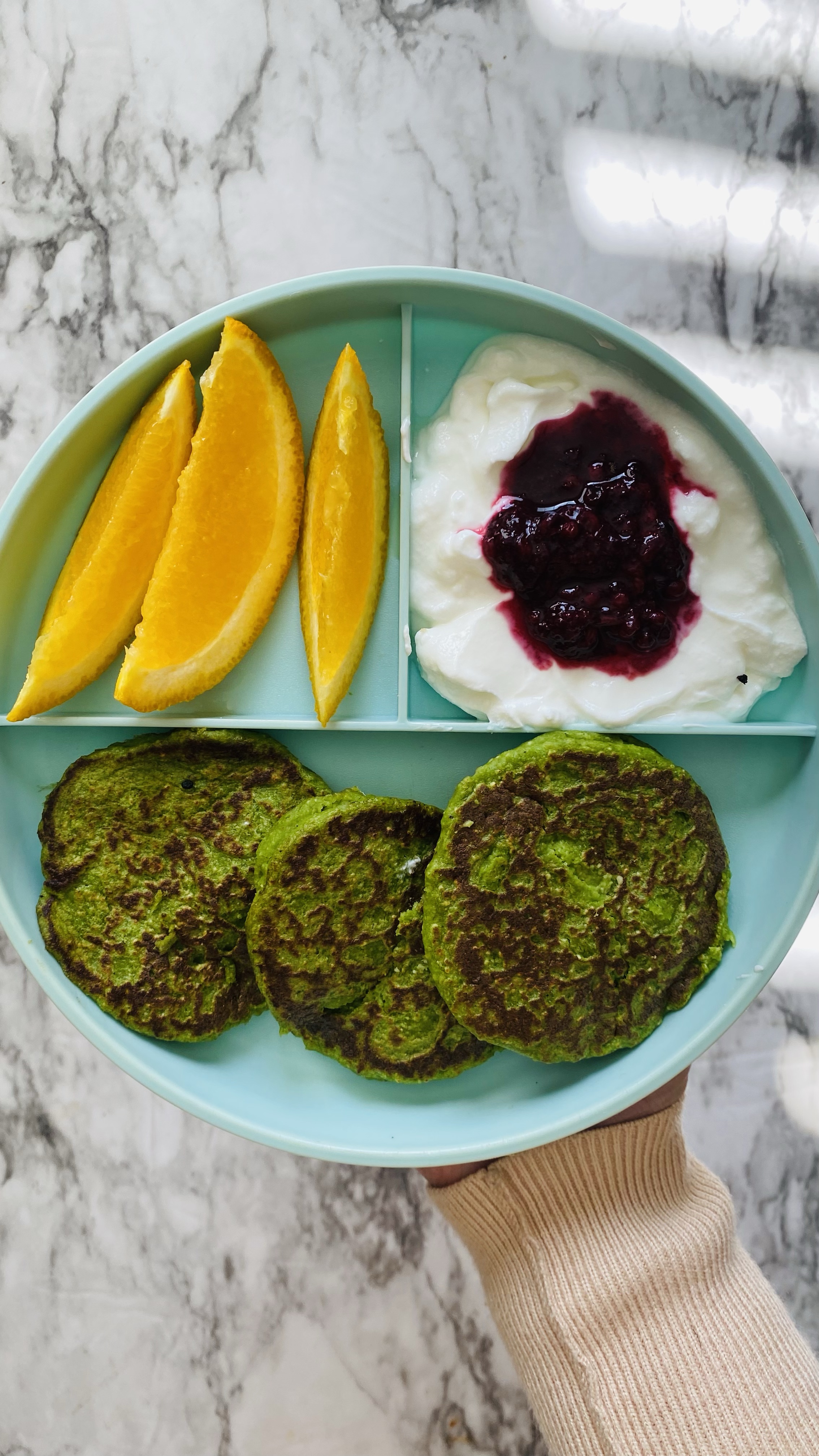 Spinach Banana Pancakes – Snacks with Jax