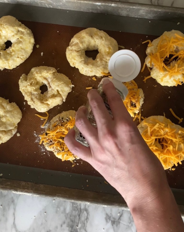 2 ingredient bagels – Snacks with Jax